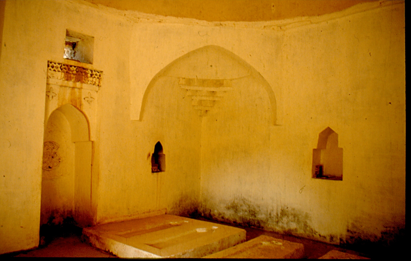 Tomb of Muhammad Bin Haroon – Naqoosh-e-Javidan