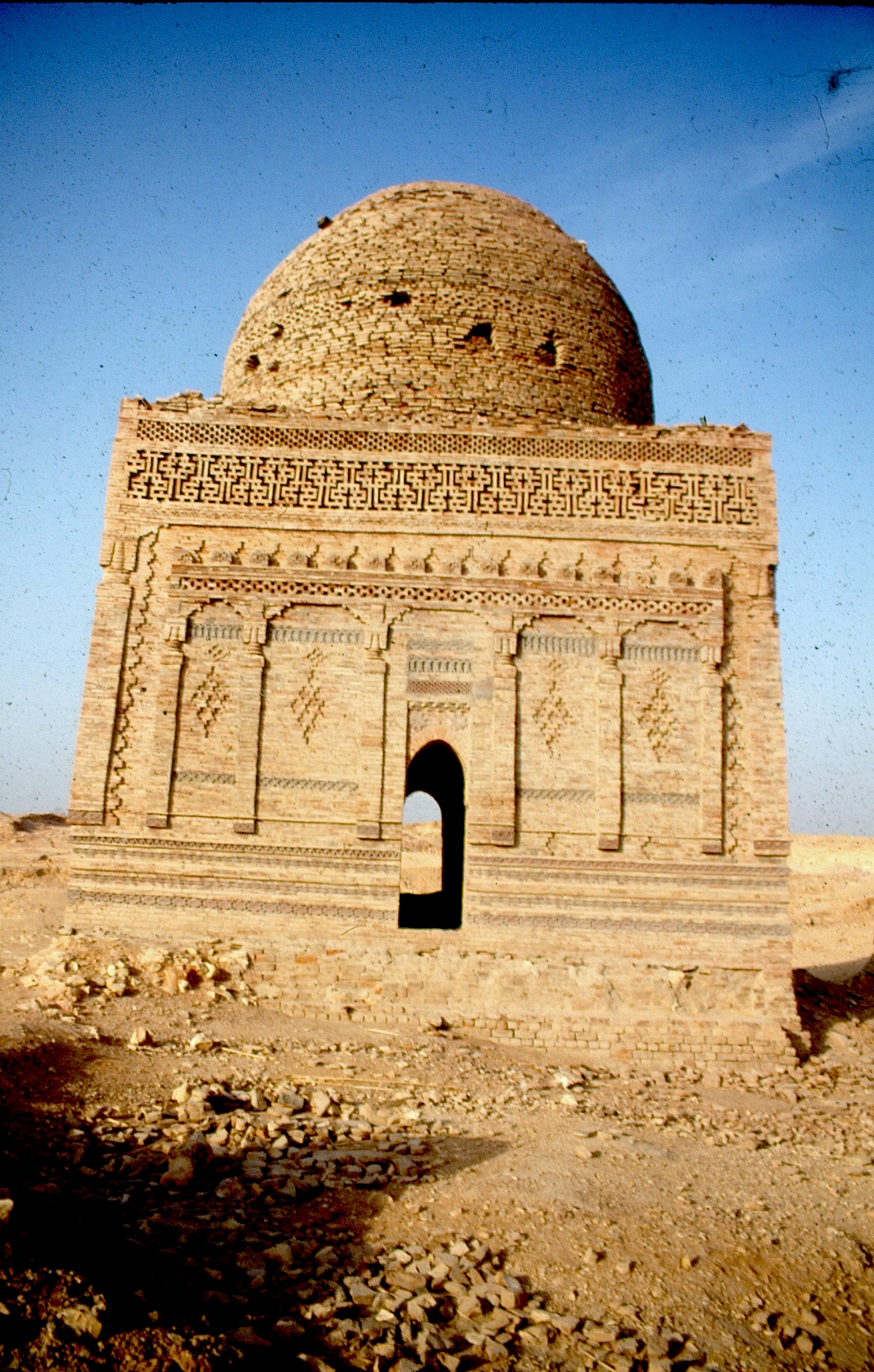 Tombs at Aror – Naqoosh-e-Javidan