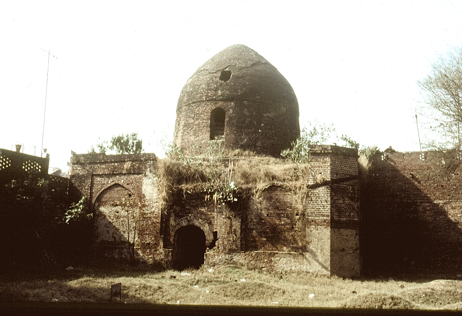 Tomb of Hamza Ghaus – Naqoosh-e-Javidan