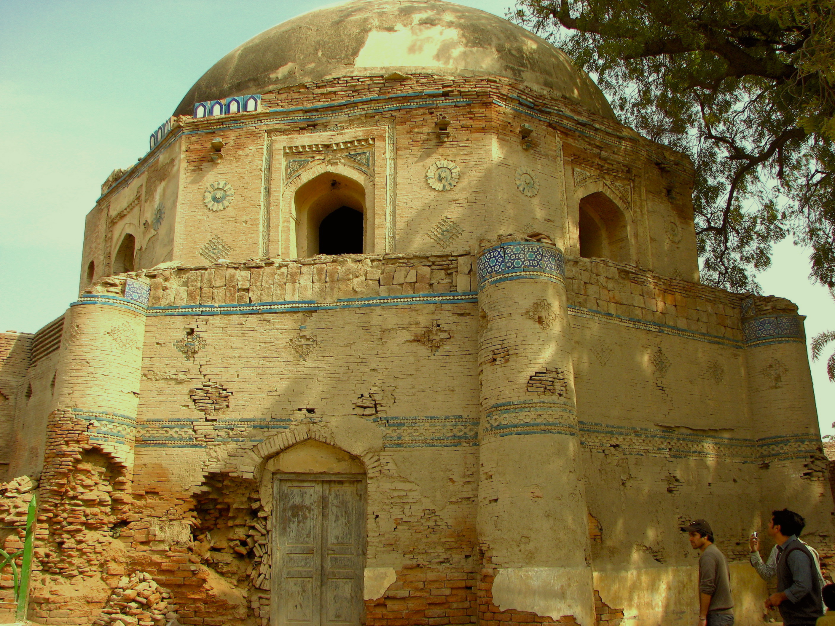 Tomb of Musa Pak Shaheed – Naqoosh-e-Javidan