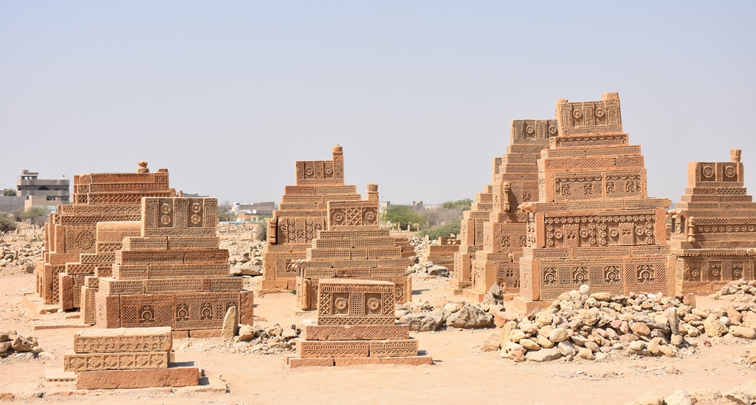 Chokandi Graveyard – Naqoosh-e-Javidan