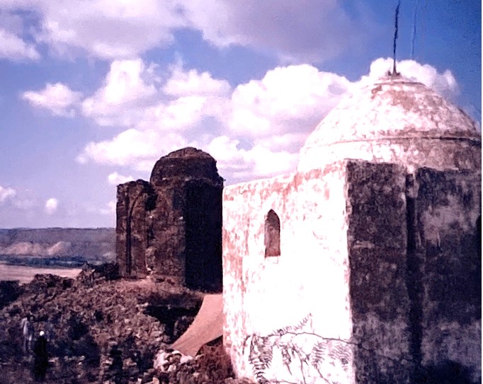 Tor Gumbat and Spin Gumbat – Naqoosh-e-Javidan